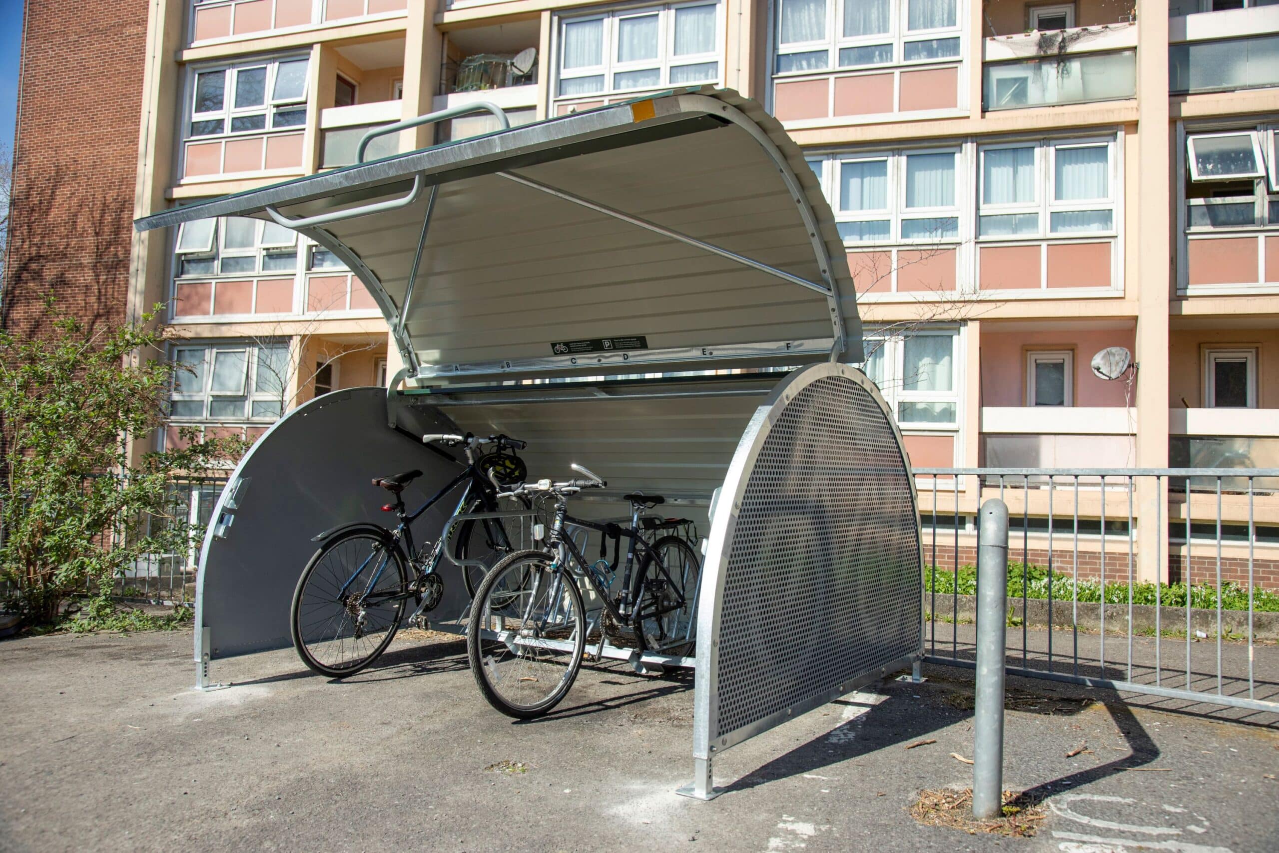 40 cycle hangars to be installed across Bristol in February - WEST